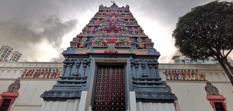 Singapore: Quayside Chronicles & Fort Canning Tales w/Lunch - Architectural Gems and Cultural Insights