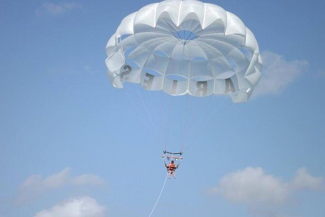 Single, or Double PARASAILING in Cabo with Views of The Arch - What is the Cabo Parasailing Experience?