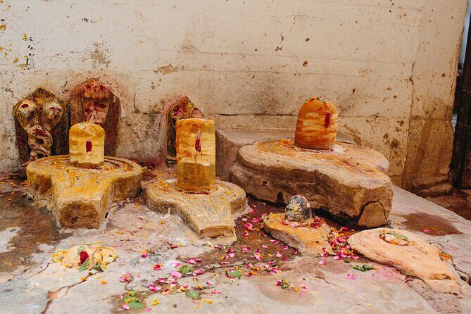 Single Walking Tour. Local culture, religion, traditions and more. Daily Tour - Key Points