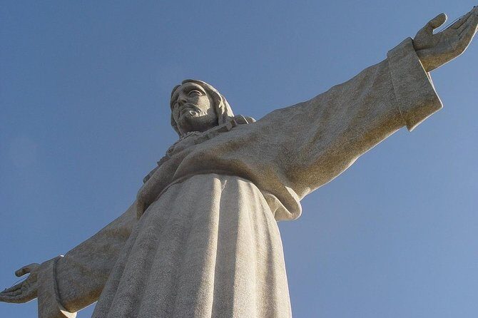 Sintra Cascais Small Group Tour (w/ Roca Cape and Estoril) - Discover Portugal’s Coastal Gems and Fairy-tale Villages with the Sintra Cascais Small Group Tour