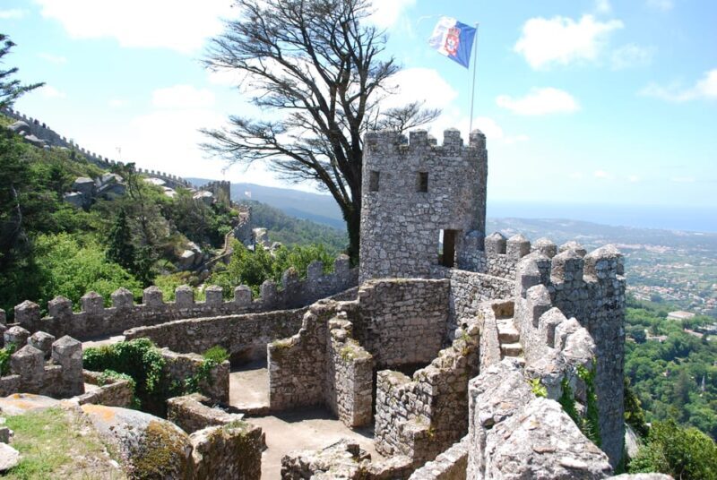 Sintra: Heritage, Gardens & Nature Tour E-Car GPS AudioGuide - FAQ