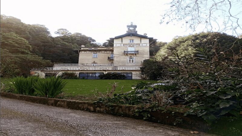 Sintra: Private Palaces, Moorish Castle, and Roca Cape Tour - Scenic Drive & Photo Stops
