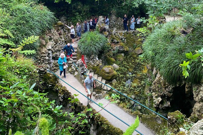 Sintra Walking Tour and Quinta da Regaleira Guided Visit - Exploring Sintra: The Town