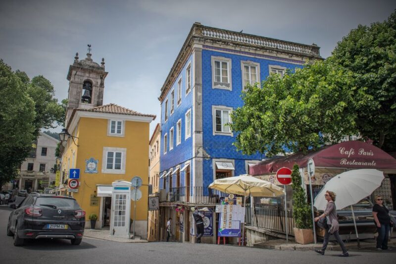 Sintra: Walking Tour with Palace, Castle, and Old Town Visit - Key Points
