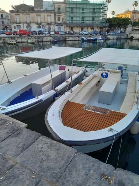 Siracusa: 2h ortigia+grotte marine+frutta+prosecco+snorkelin - A Deep Dive into the Experience