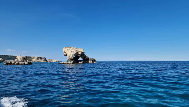 Siracusa: Ortigia +sea caves +fishing experience - An Introduction to the Tours Allure