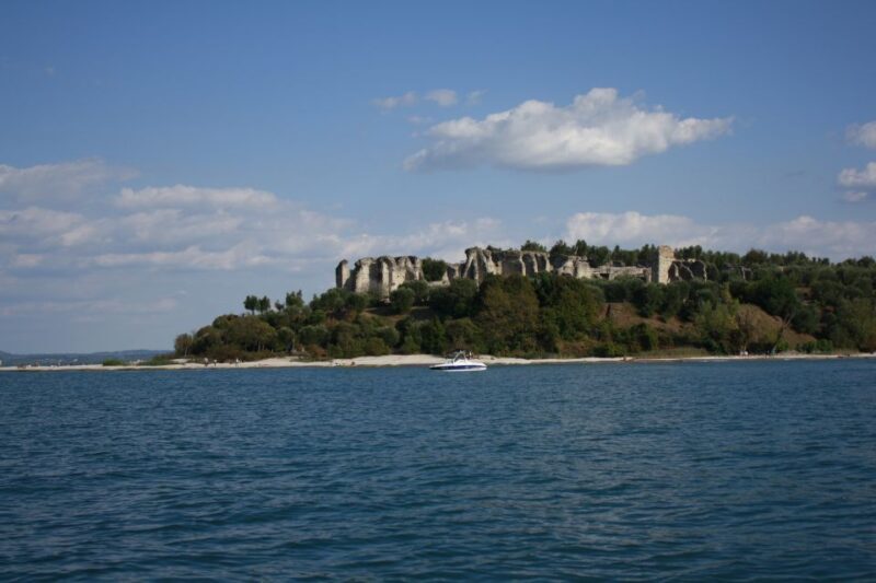 Sirmione: 25 Minute Boat Cruise around the Peninsula - The Experience in Detail