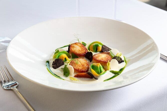 Sirocco: A Rooftop Culinary Journey at Lebua - The Reviews: Balancing the Experience