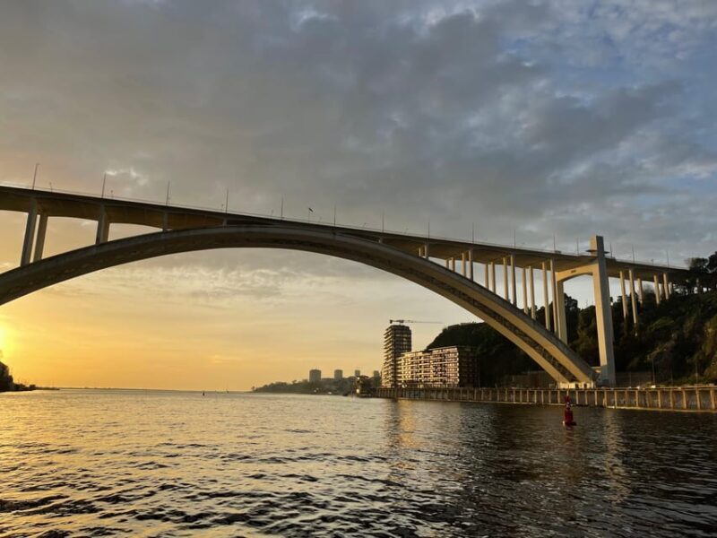 Six bridges yacht cruise on the Douro River in Porto - Practical Details: Navigating the Cruise