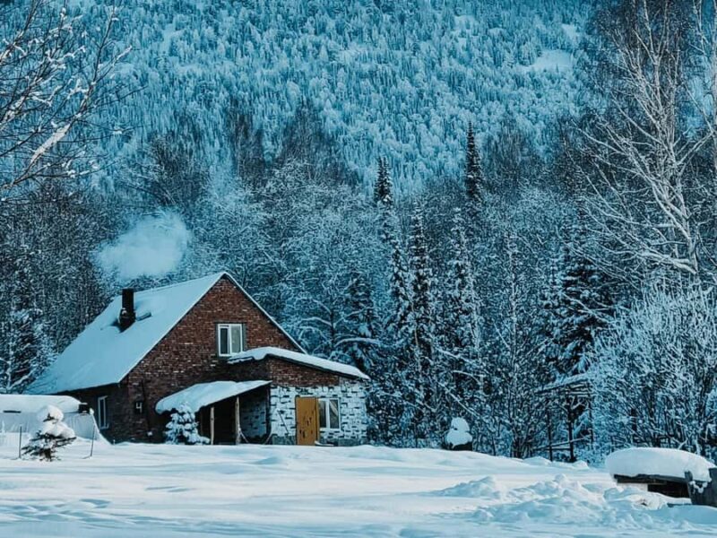 Ski touring in Western Altai - The Experience of the Snow and Terrain