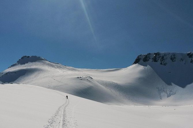 Ski Touring with Norway Mountain Guides. - Expectations and Authenticity