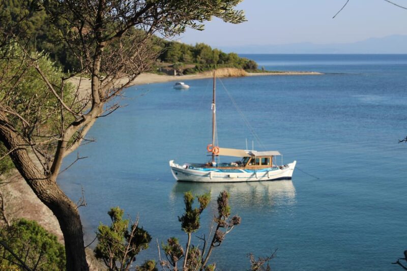 Skiathos: Boat Cruise with Dinner & Sunset Viewing - Detailed Breakdown of the Itinerary