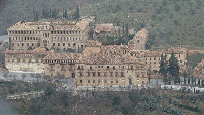 Skip-the-Line Alhambra with Albaicin, Sacromonte by Segway/Bike - Key Points