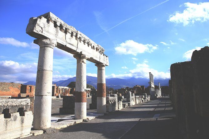 Skip-the-Line Best of Pompeii in one Day Tour w Local Guide & new opened houses - FAQ