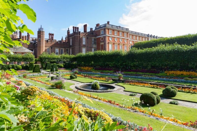 Skip-the-line Hampton Court Palace from London by Car - Authentic Experiences and Honest Opinions