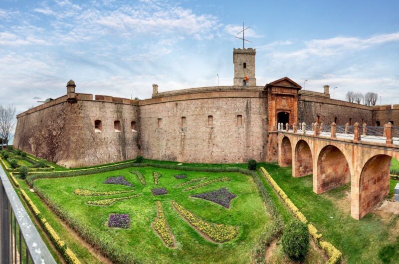 Skip-the-line Montjuïc Castle Tour with a Cable Car Ride - Who Should Consider This Tour?