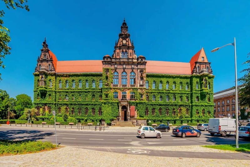 Skip-the-line National Museum and Old Town Private Tour - The Art Highlights and Hidden Gems