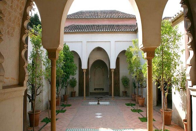 Skip the Line: Private Alcazaba & Gibralfaro with Nasrid Palaces - Inside the Experience: What Guides Will Share