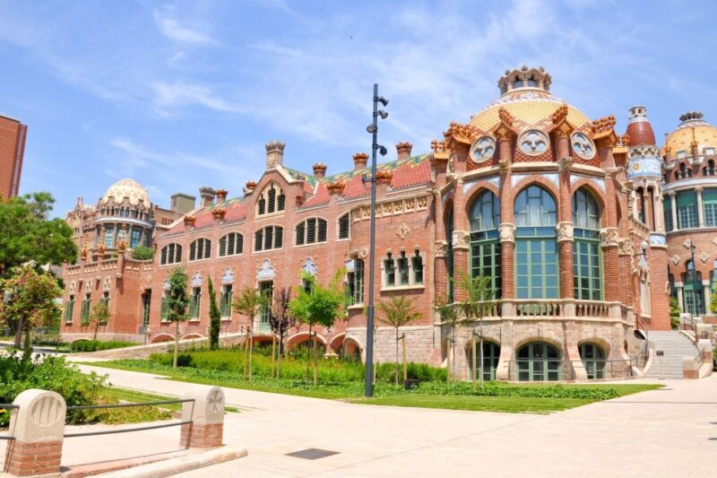 Skip-the-line Recinte Modernista de Sant Pau Private Tour - The Value of a Private Guide and Skip-the-line Entry