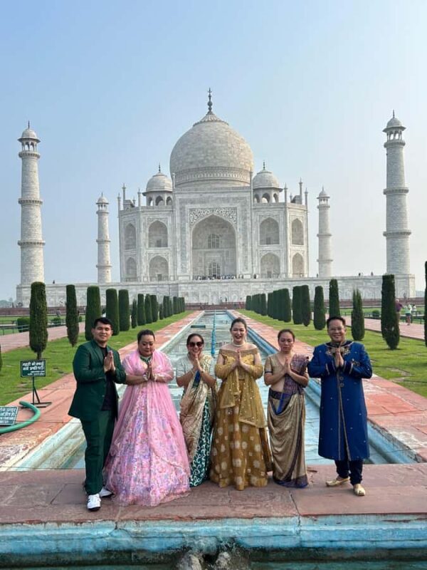 Skip the line Taj Mahal, Agra day trip by car from Delhi - Shopping, Food, and Local Crafts