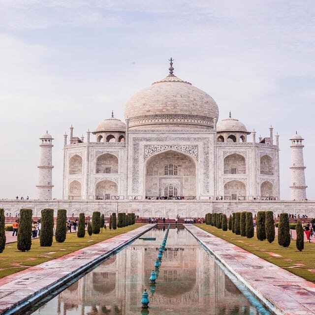 Skip the line Taj Mahal guided tour with High Value entrance - Photo Opportunities