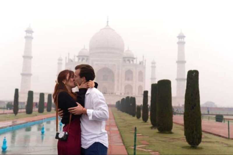 Skip the line Taj Mahal tour with photographer & tickets - Key Points