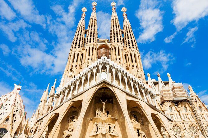 Skip-the-line tour inside the Sagrada Familia - Practical Details and Tips