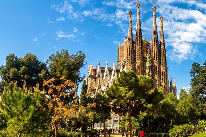 Skip-the-line tour inside the Sagrada Familia - Who Should Consider This Tour?