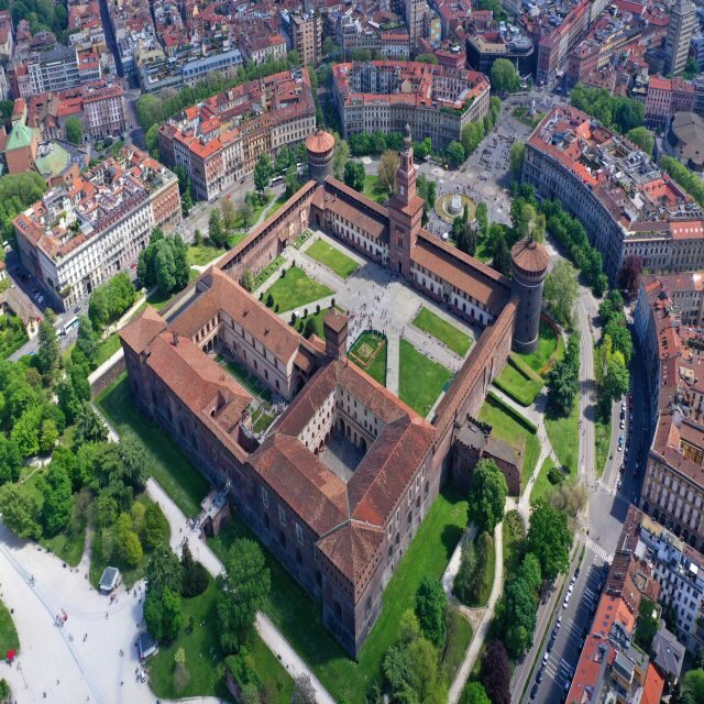 Skip-the-line Villa Necchi Campiglio and Milan Downtown Tour - The Transportation and Timing Options