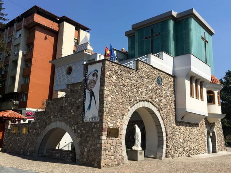 Skopje: City Highlights Tour with Transfer and Food - Key Points