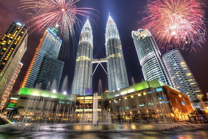 Sky-High Dining Experience at the Iconic Petronas Twin Towers - Key Points