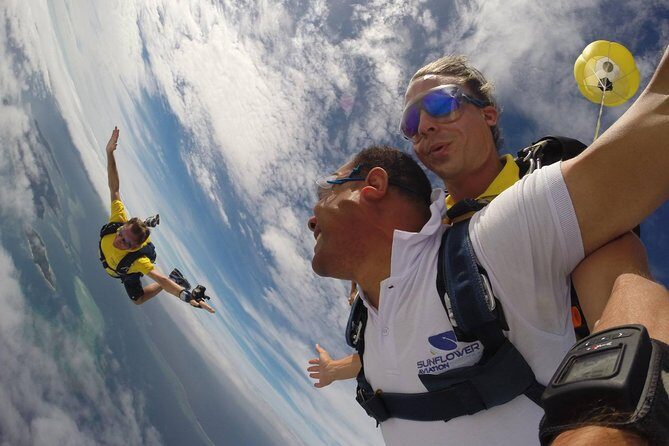 Skydive Fiji Radical 10000ft Tandem Jump (30 seconds free fall) - The Parachute Glide: Panoramic Perfection