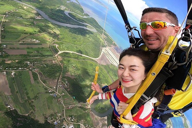 Skydive Fiji Radical 10000ft Tandem Jump (30 seconds free fall) - Whats Included & Additional Costs