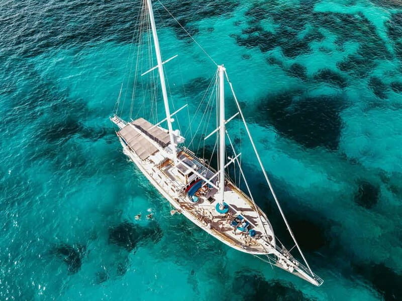 Sliema: Boat Party with Full Open Bar - Setting Sail on a Modern, Luxurious Sailboat