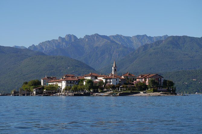 Slow boat tour for small groups with appetizer on Lake Maggiore - Key Points