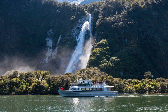 Small Group, Award Winning Milford Sound Day Experience & Cruise - An Honest Look at the Milford Sound Experience