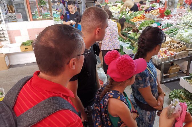 Small Group Chinatown Walking Tour with 6 Delicious Food Tastings - The Authenticity Factor