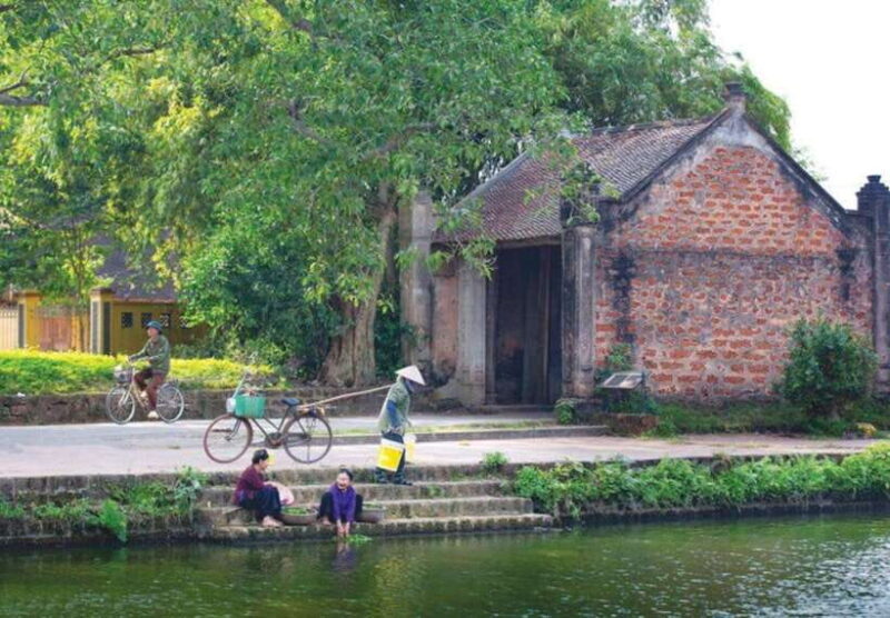 Small Group Discover the best of Duong Lam Ancient Village - Authentic Travel Experience Provider