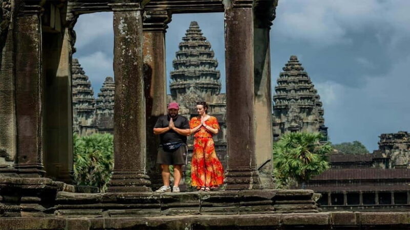 Small Group Explore Angkor Wat Sunrise Tour with Guide - Key Points