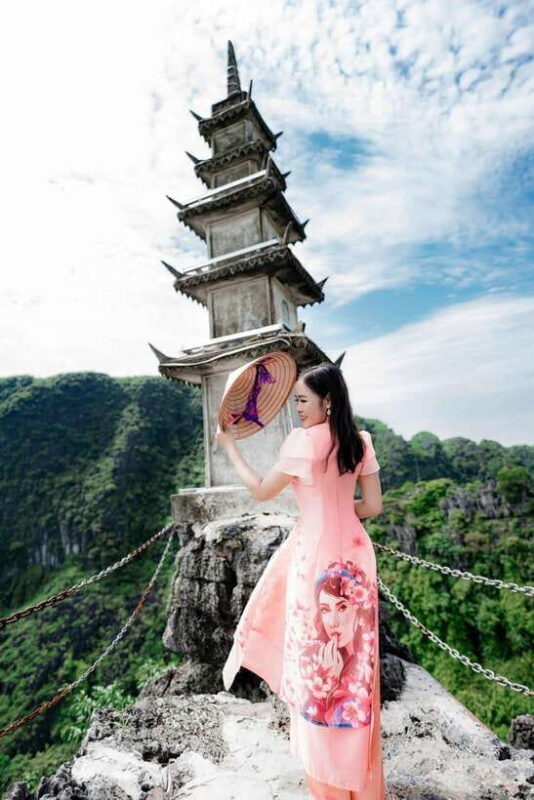 Small Group Explore Of Limestone Legends Ninhbinh - Key Points