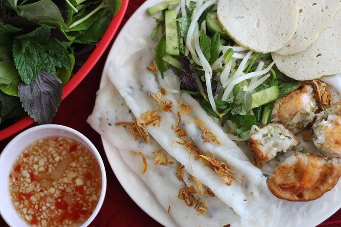 Small-group Foodie by Night in Saigon (04 hours) - Key Points