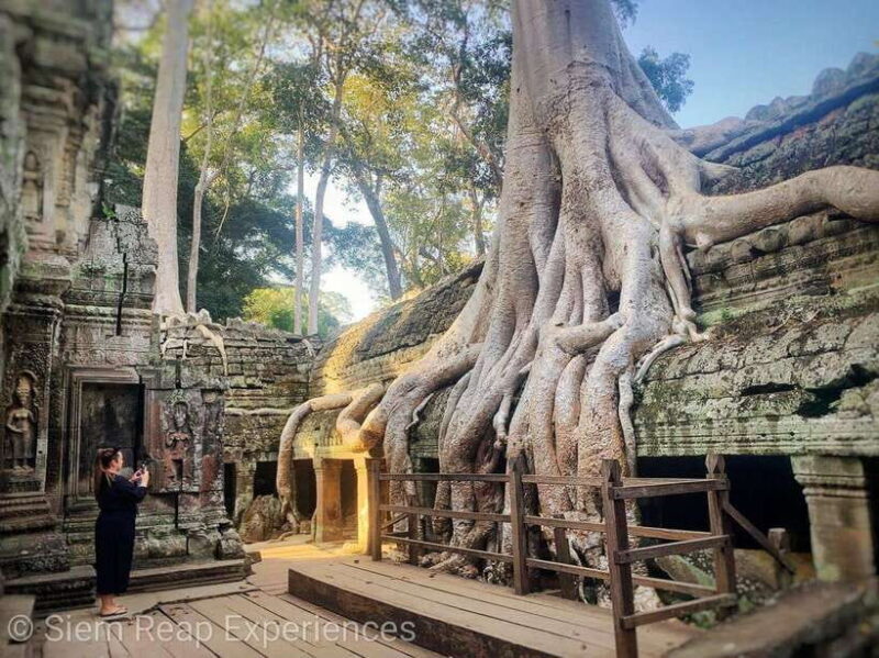 Small-Group Full Day Angkor wat Guide tour with Sun set - Transportation and Group Size