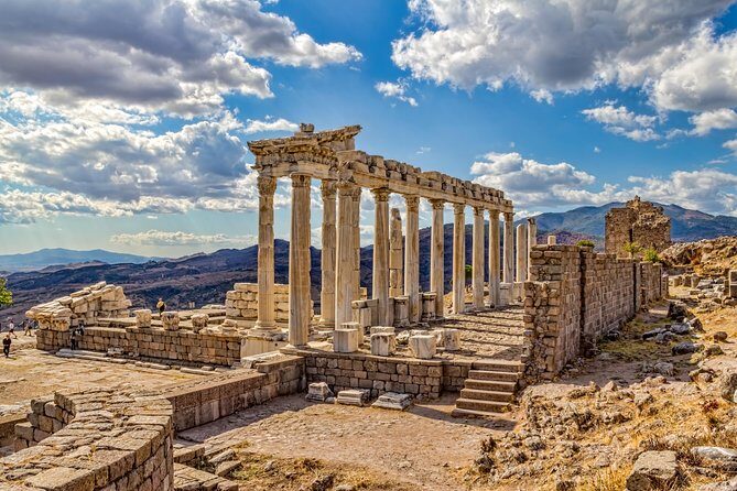 Small-Group Full Day Pergamum and Asklepion Tour from Izmir - The Guided Tour Experience: Transportation, Timing, and Group Size