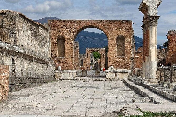 Small-Group Full-Day Pompeii, Positano and Amalfi Coast from Rome - FAQ
