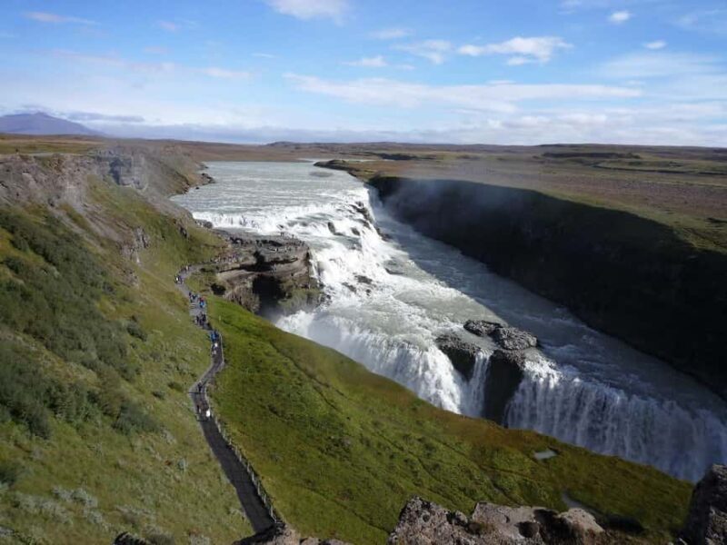 Small Group Golden Circle Tour w/ Kerid & Tomato Farm Visit - Exploring Iceland with a Personal Touch
