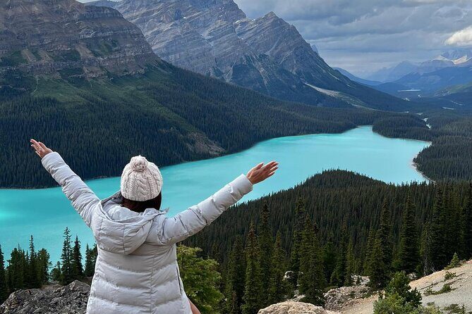 Small group: Lake Louise Emerald Lake Peyto Lake Johnston Canyon - Key Points