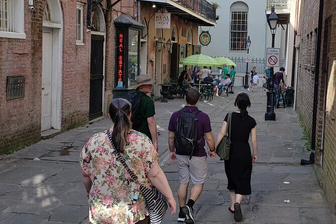 Small Group Local's Guide to the French Quarter Tour - A Balanced Look: Pros & Cons
