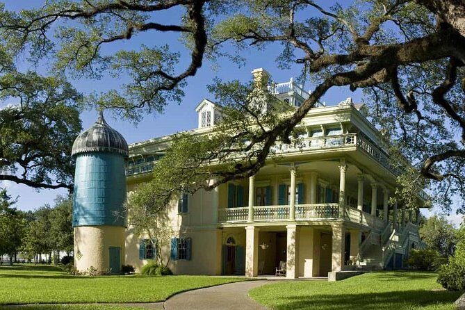 Small-Group Louisiana Plantations Tour with Gourmet Lunch from New Orleans - Authenticity and Sensitivity