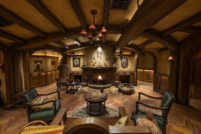 Small Group Luxury Hobbiton Tour incl. Lunch From Auckland - A Deep Dive into the Tour Experience