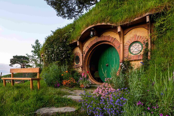 Small Group Luxury Hobbiton Tour incl. Lunch From Auckland - Who Will Love This Tour?